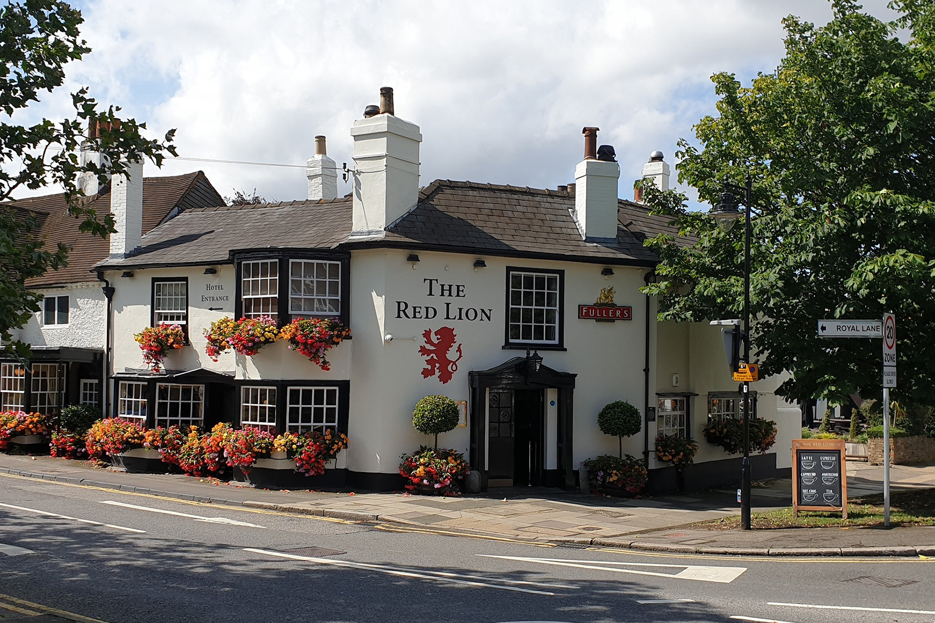 The Red Lion Hotel - Fuller's Pub and Hotel in Hillingdon